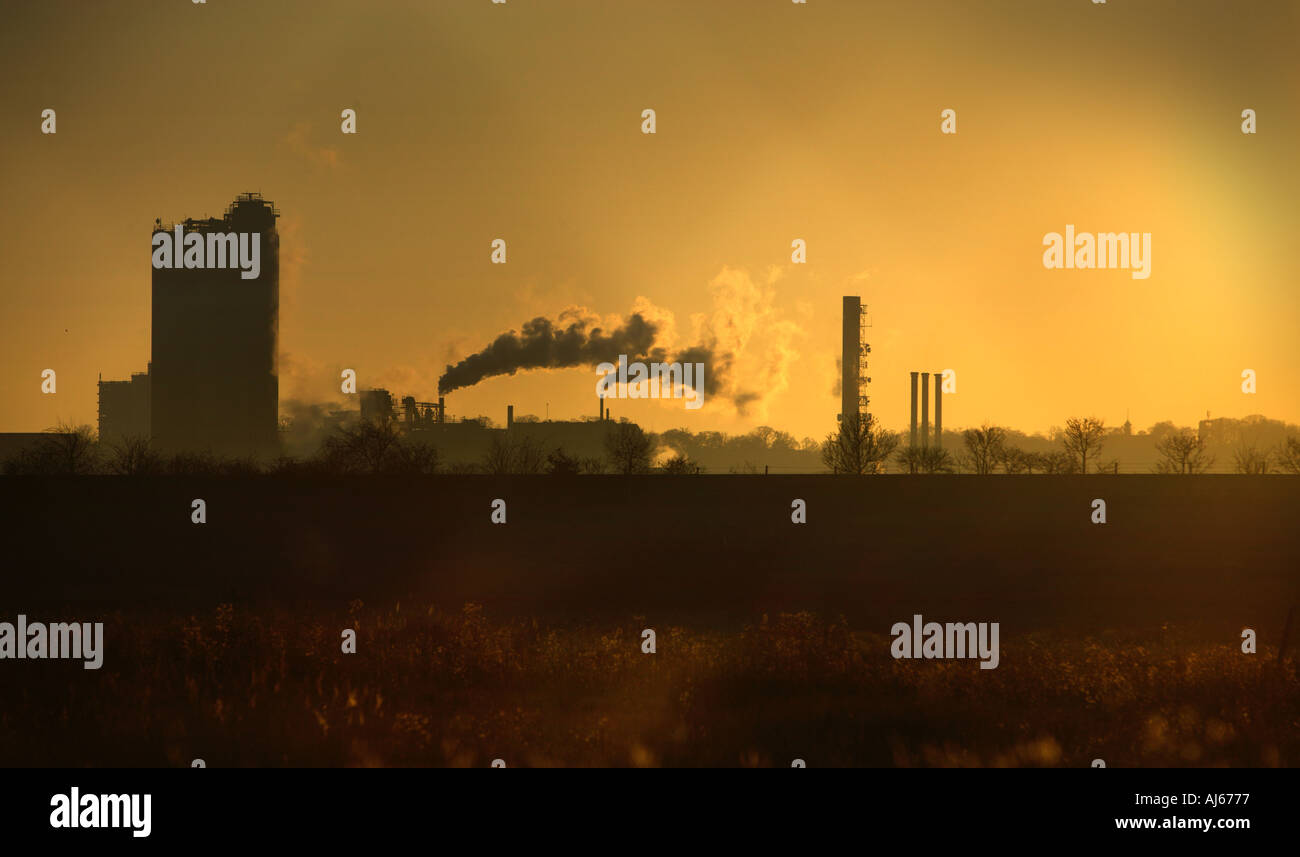 Brown haze air pollution hi-res stock photography and images - Alamy