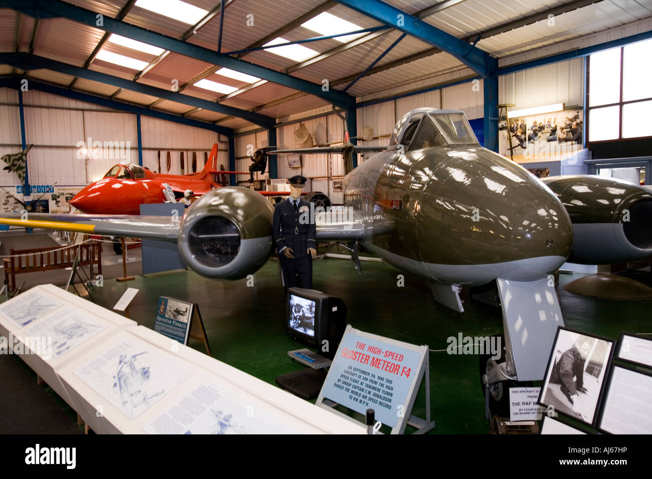 Gloster meteor engine hi-res stock photography and images - Alamy