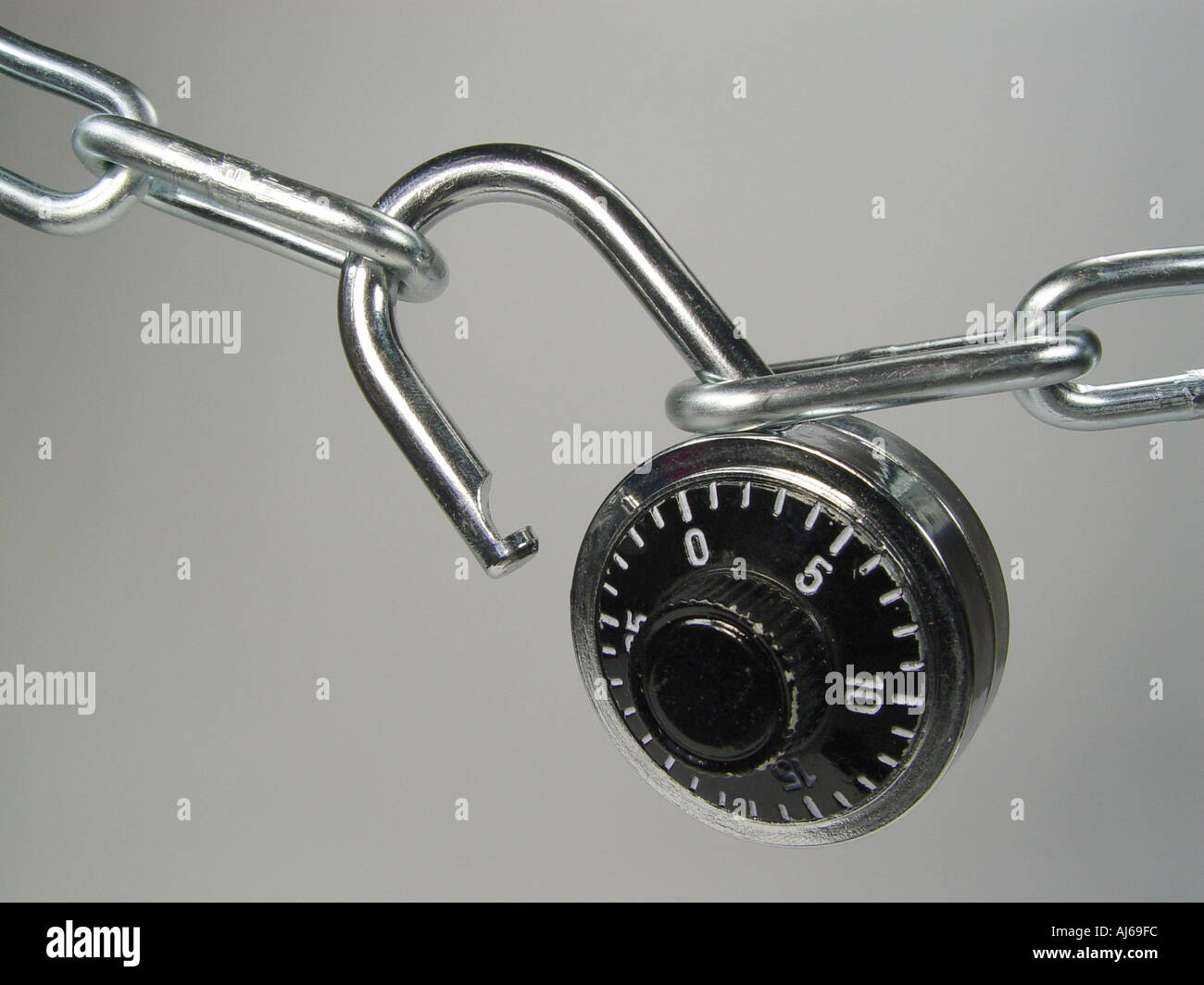Chain with lock Symbol for passwords marriage data security access ...