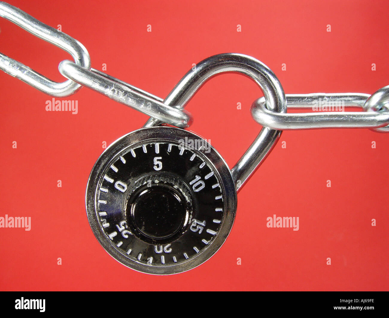 Chain with lock Symbol for passwords marriage data security access ...