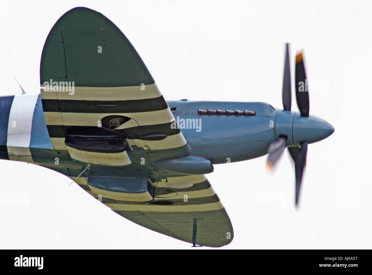 Spitfire contra rotating propeller hi-res stock photography and images ...