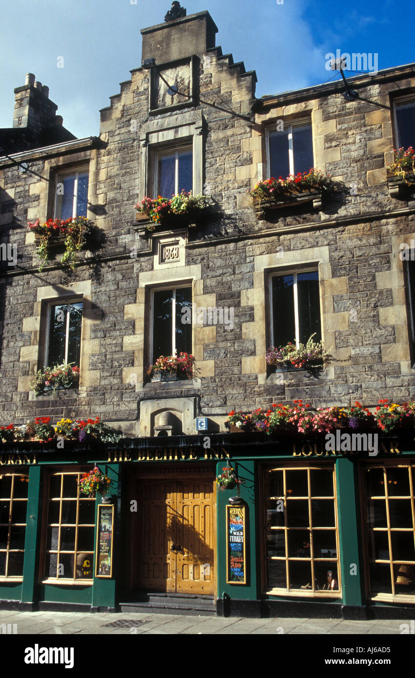 Beehive pub edinburgh hi-res stock photography and images - Alamy