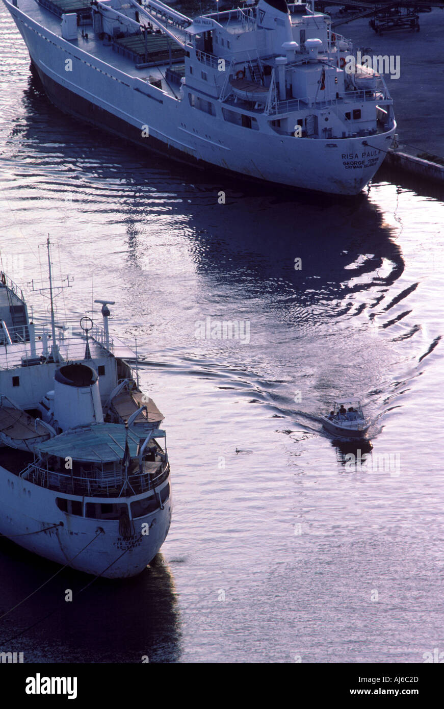 Small ships channel hi-res stock photography and images - Alamy