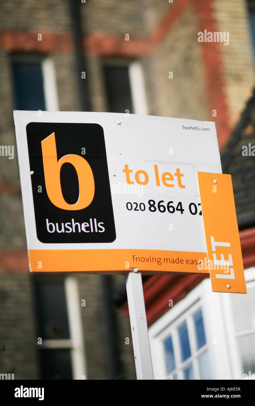 To Let sign outside residential property Stock Photo - Alamy