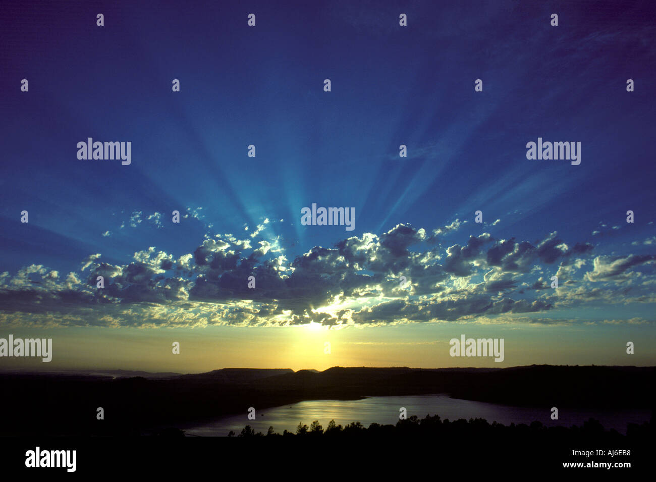 Rays of light through clouds hi-res stock photography and images - Alamy