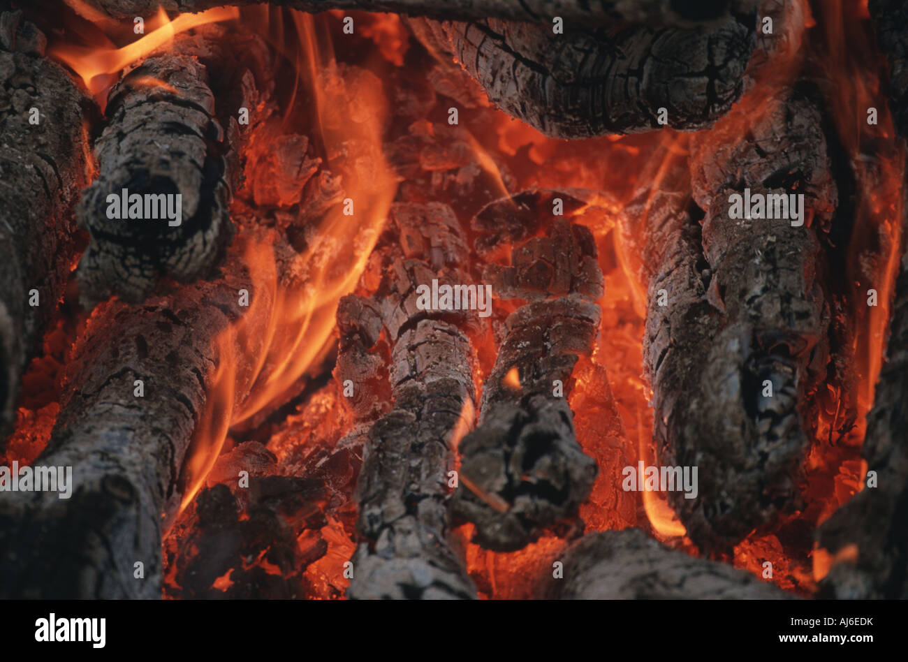 log fire with glow Stock Photo - Alamy