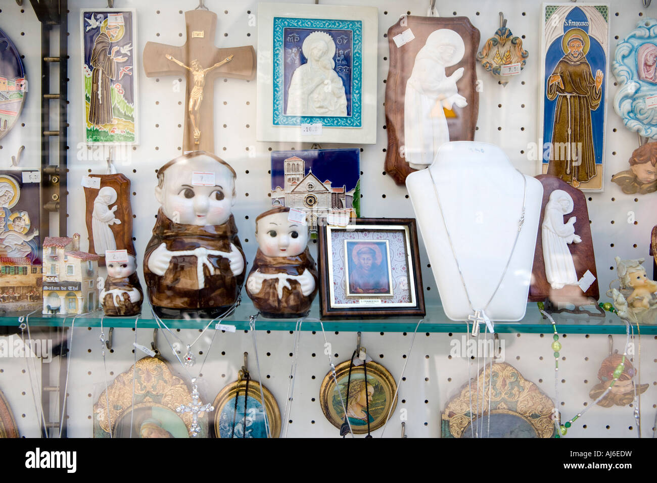 Shop window with items hi-res stock photography and images - Alamy