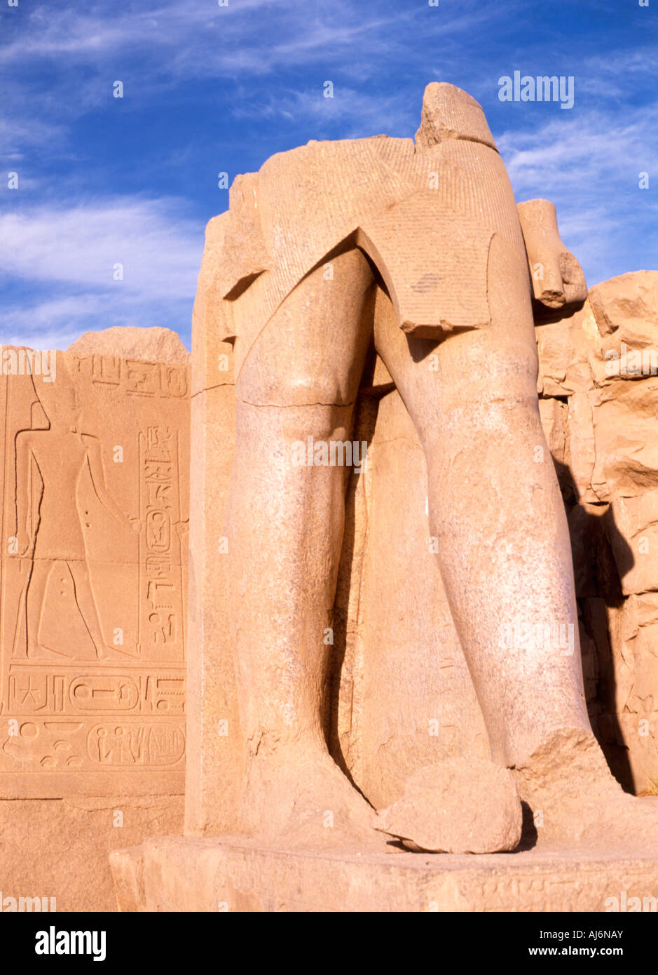 Statue egypt legs hi-res stock photography and images - Alamy