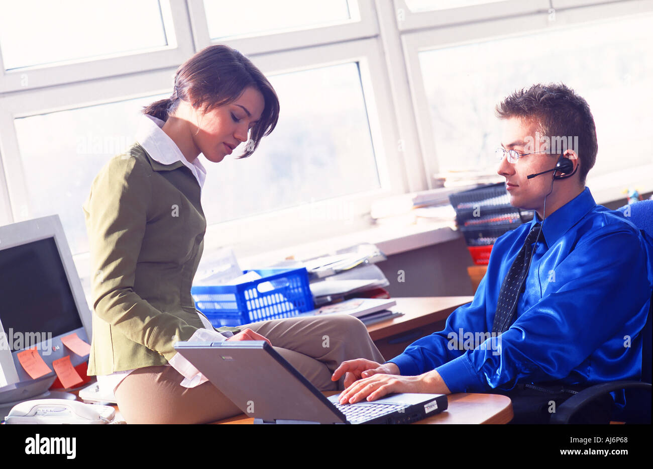 woman woman 25 30 fringe pretty beautiful brown haired official ...