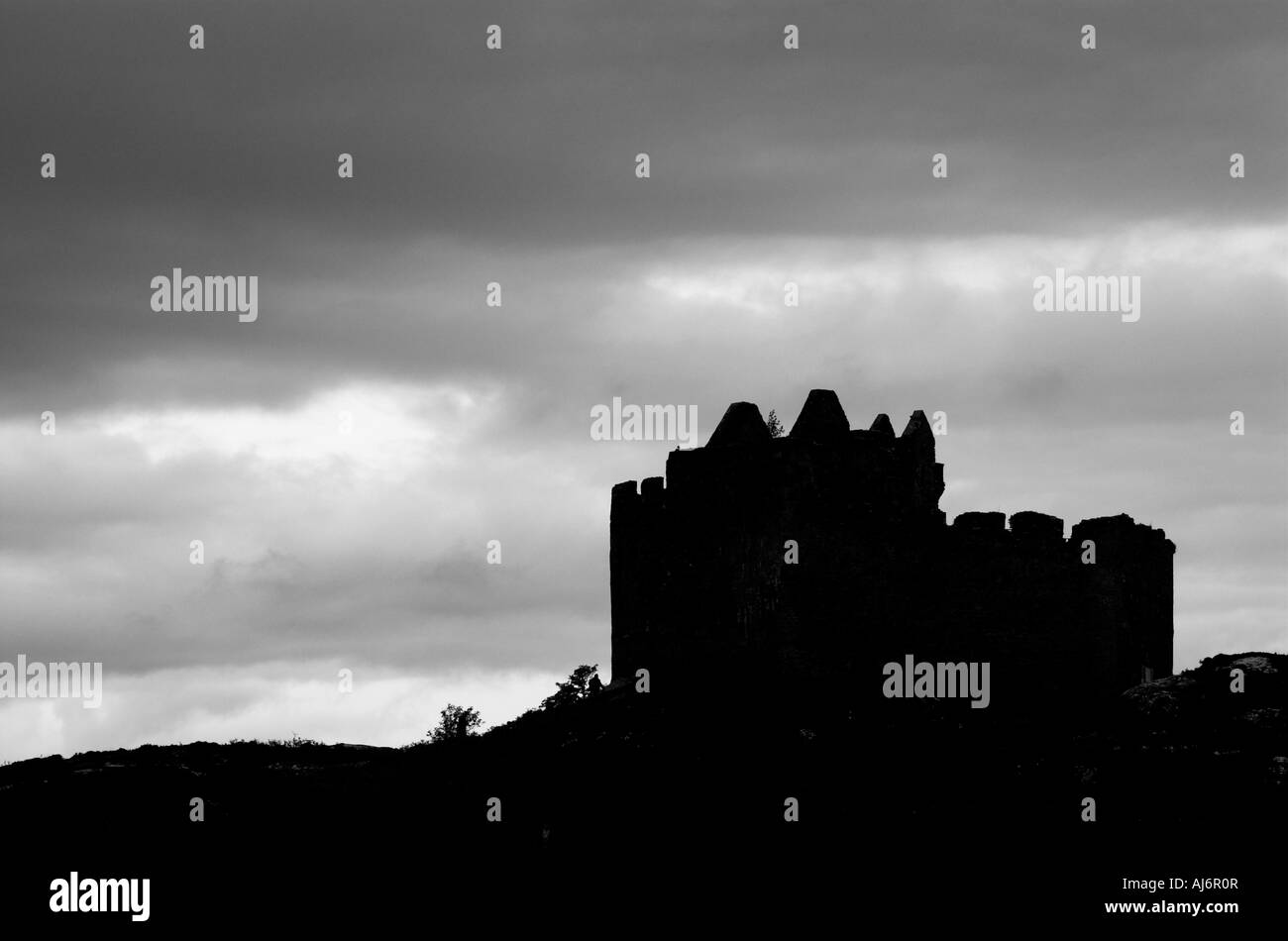 Wall ruined castle in Black and White Stock Photos & Images - Alamy