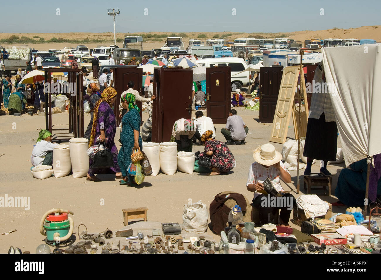 Tolkucha bazar, Ashgabat (Asgabat), Turkmenistan Stock Photo - Alamy