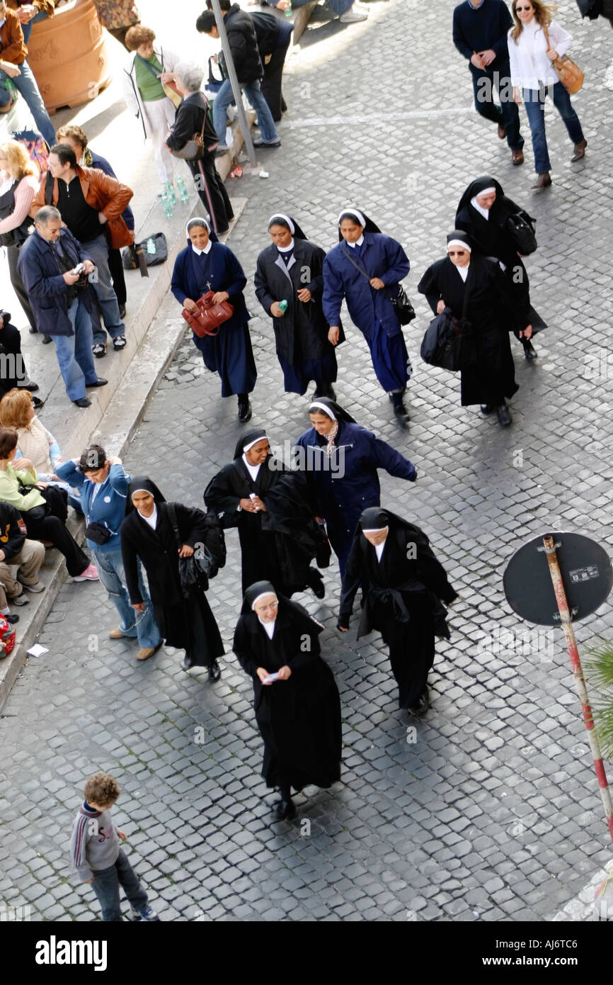Roman catholic nuns in white hi-res stock photography and images - Alamy