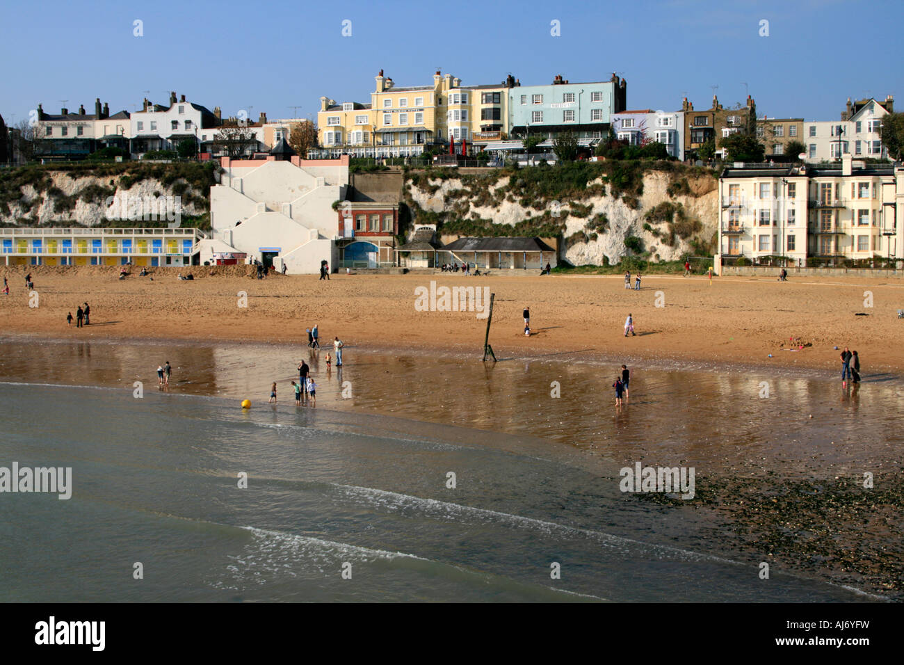 Kent holiday resort hi-res stock photography and images - Alamy