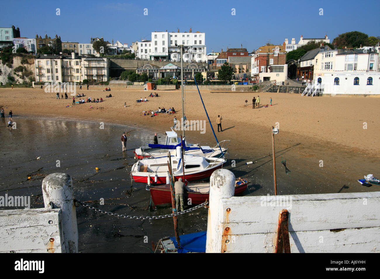 Kent holiday resort hi-res stock photography and images - Alamy