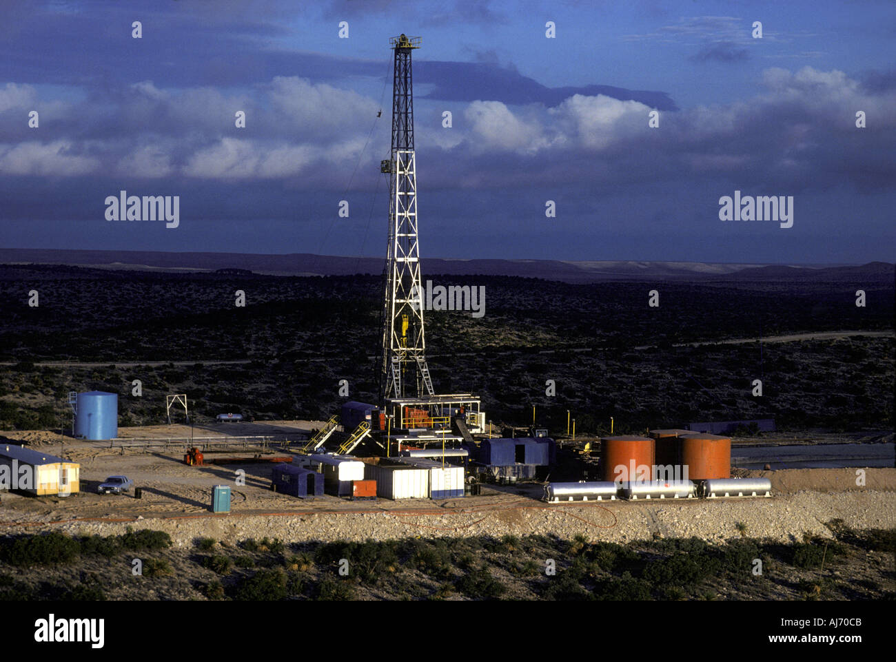 Oil rig in West Texas Stock Photo - Alamy