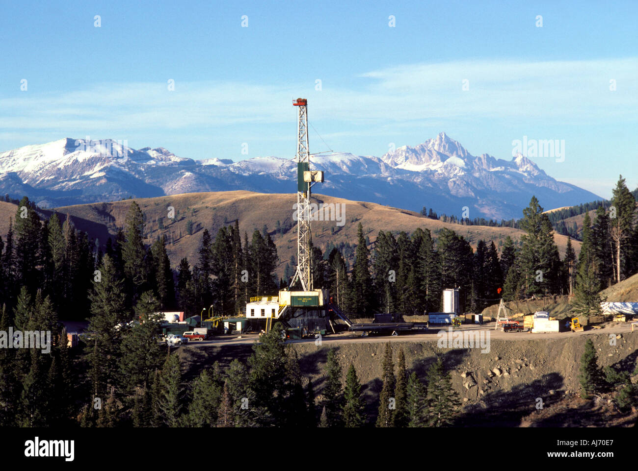 Drilling rig in Rocy Mountains Stock Photo - Alamy