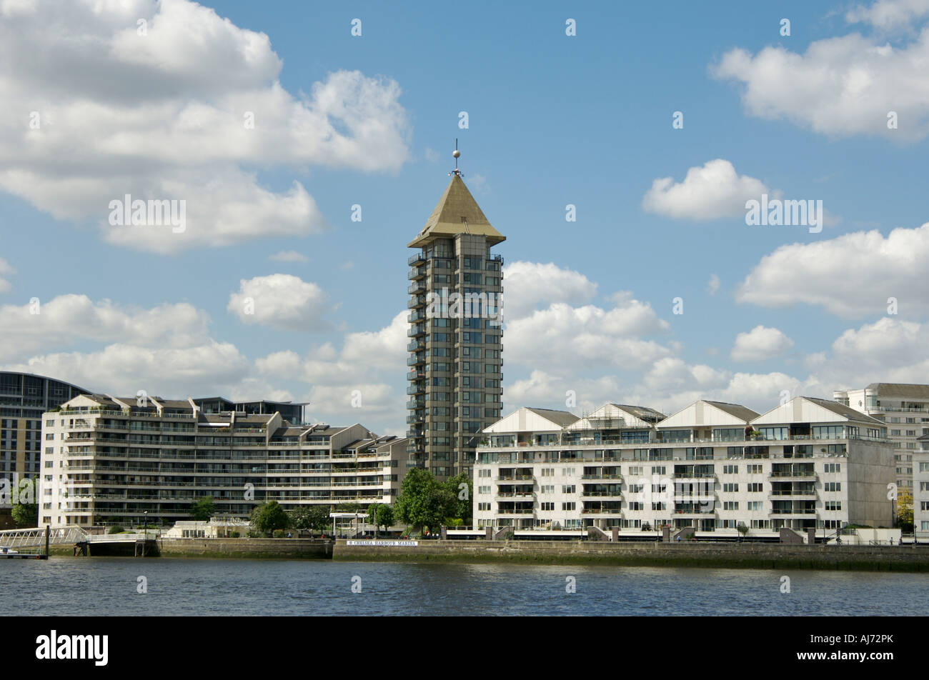 Chelsea Harbour Riverside development Stock Photo - Alamy