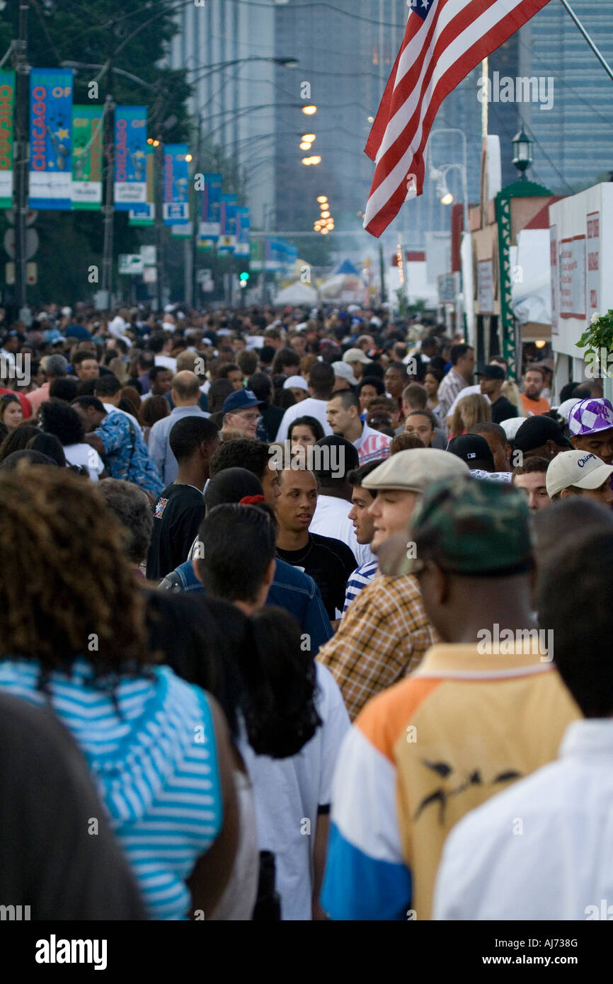 Crowd of people at the Taste of Chicago summer festival Stock Photo - Alamy