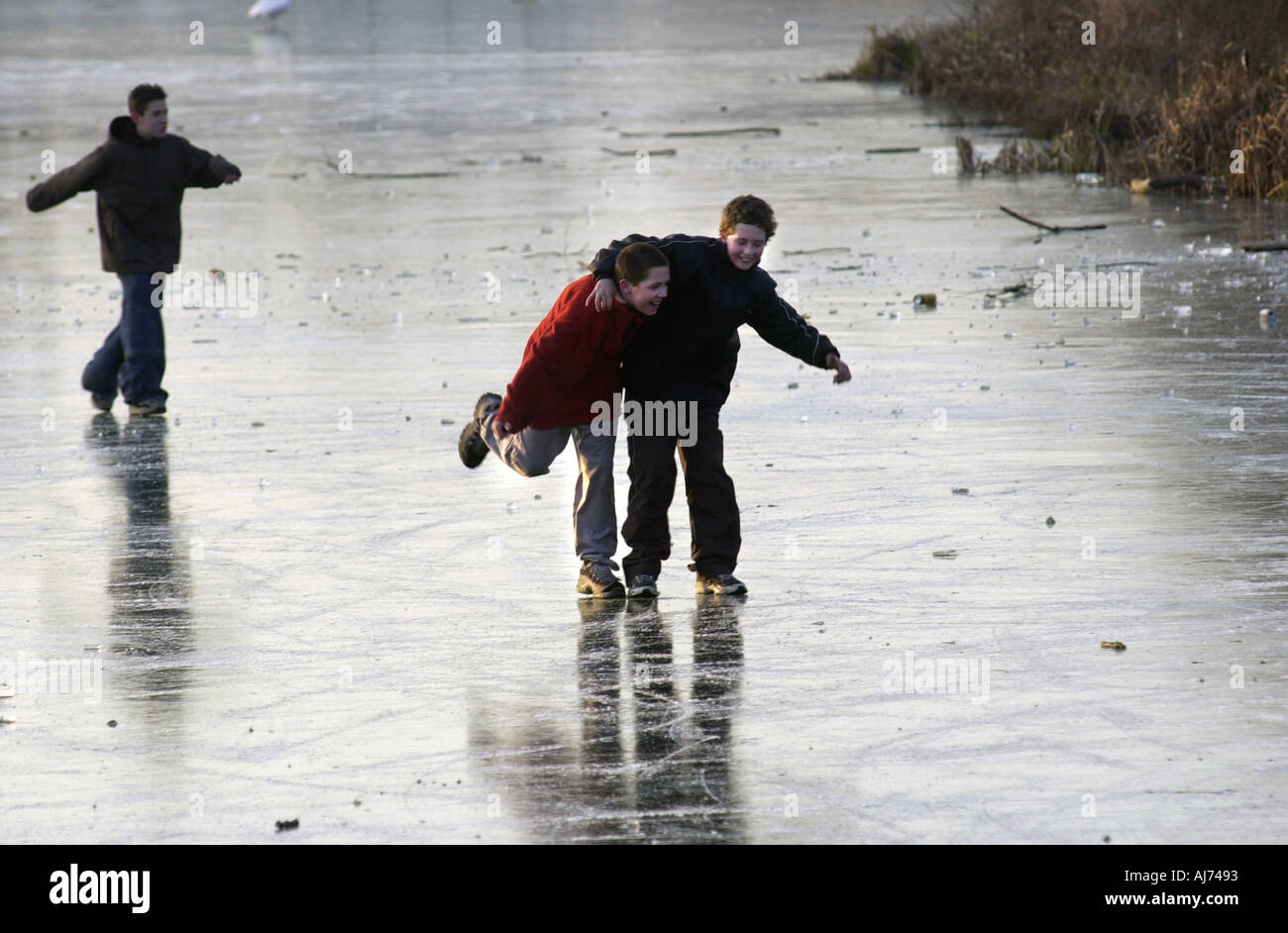River ice skating uk hi-res stock photography and images - Alamy