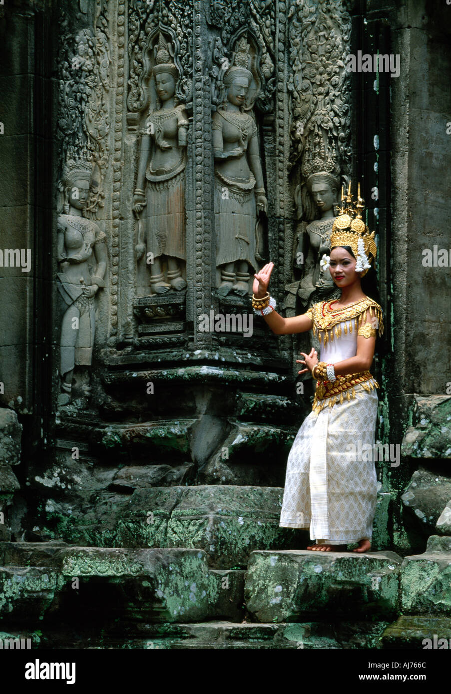 Traditional Apsara Dancer, Angkor Wat, Angkor, Cambodia Stock Photo - Alamy