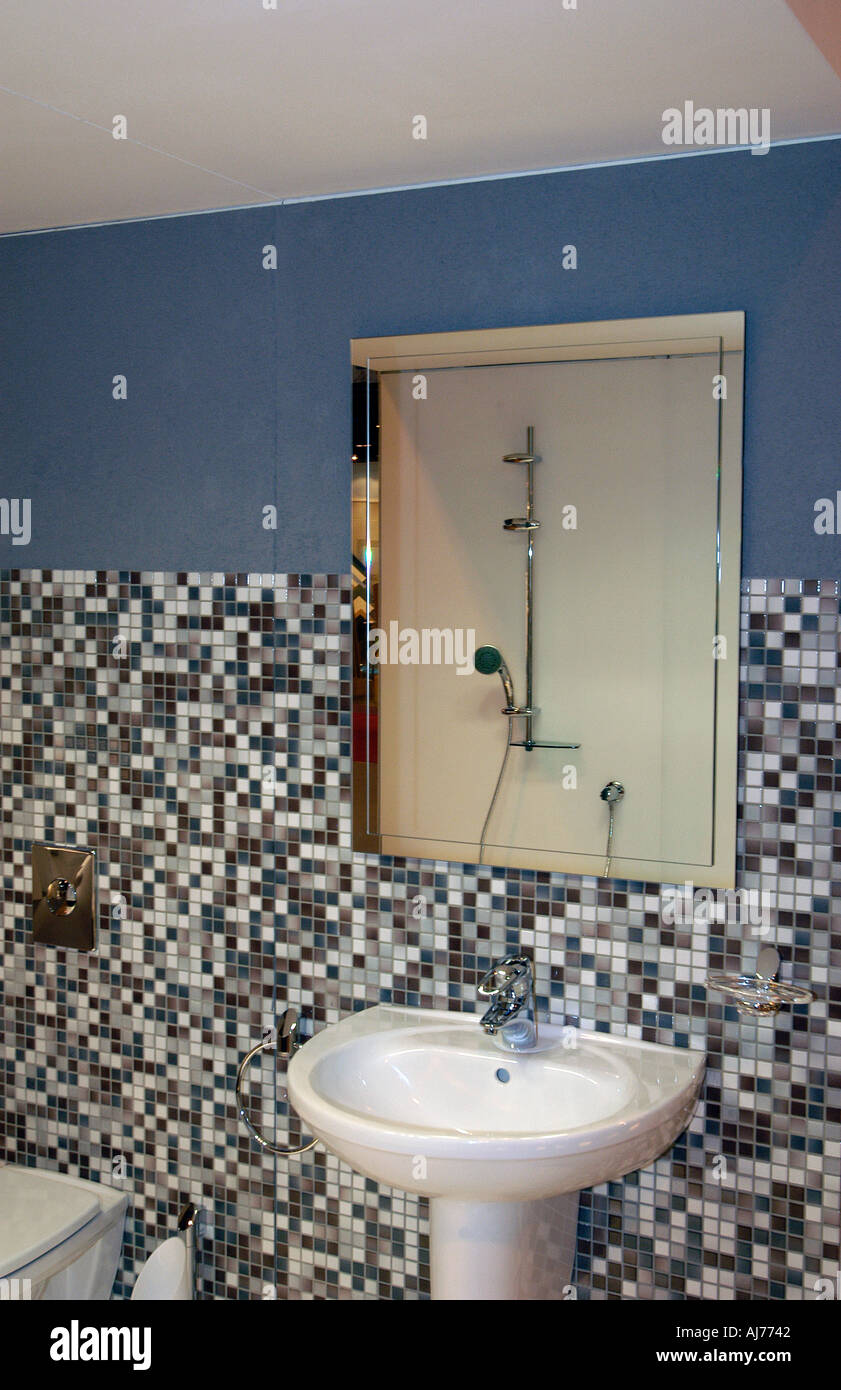 Mirror and washing basin hi-res stock photography and images - Alamy