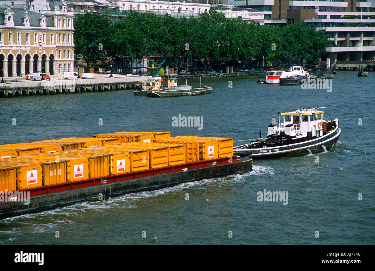 Loaded barges hi-res stock photography and images - Alamy