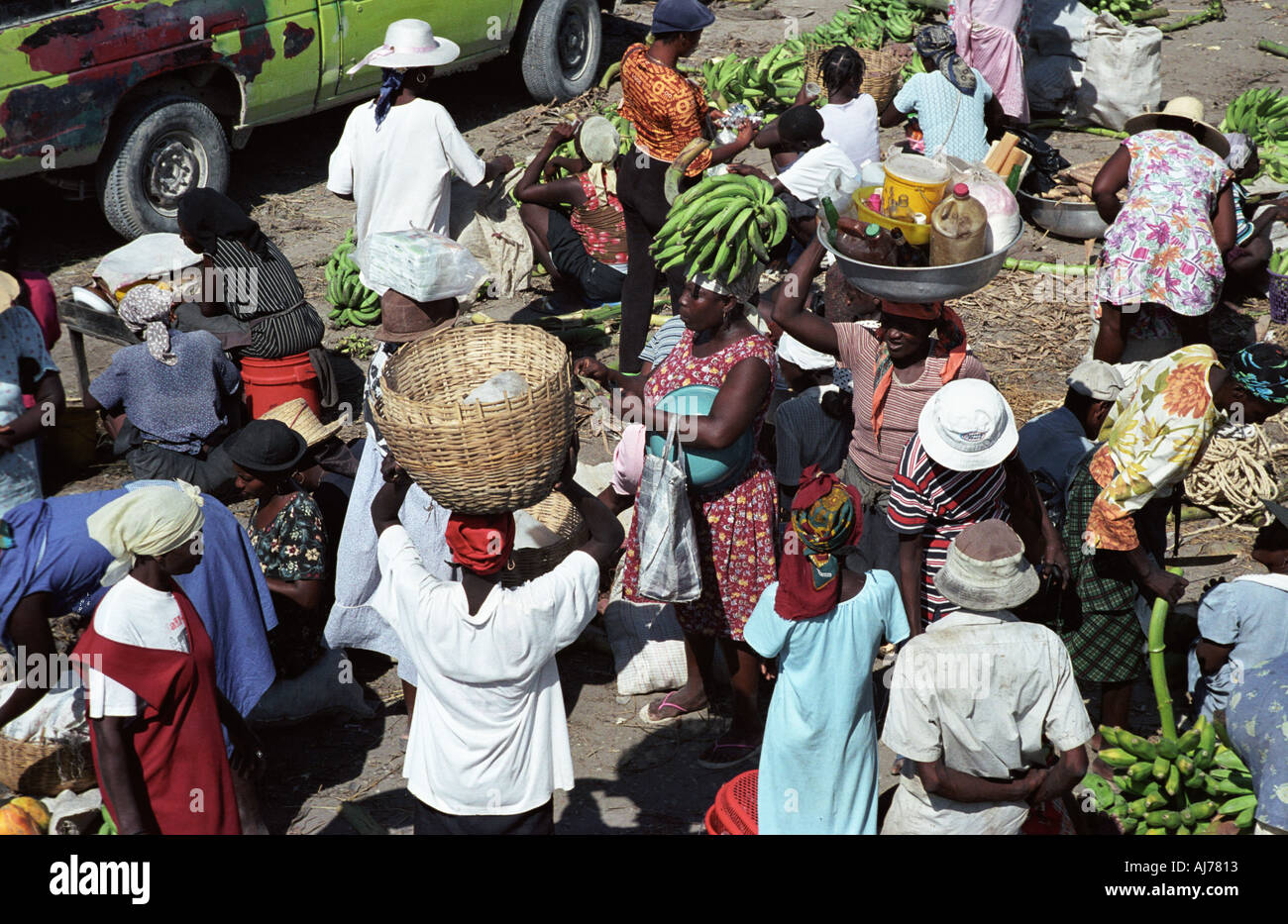 Haiti roadside market Stock Photo - Alamy