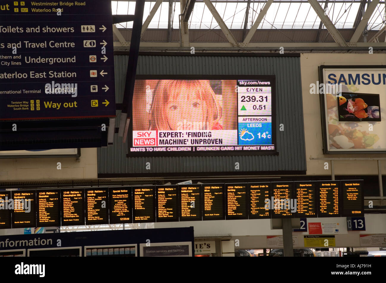 Concourse displays and public television at Waterloo train station ...