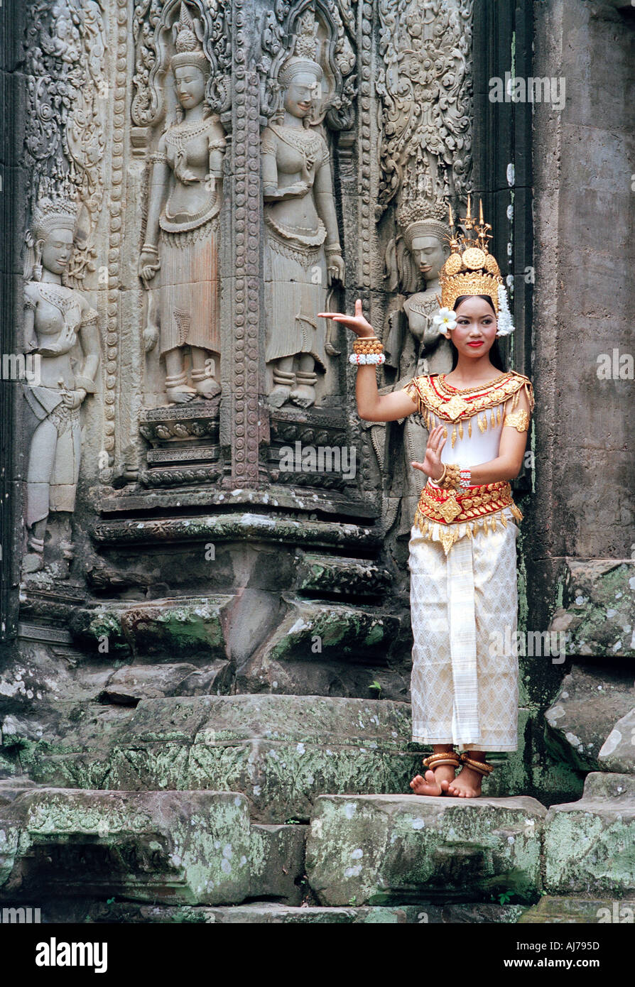 Southeast Asia, Cambodia, Siem Reap, Angkor Wat, Traditional Cambodian ...