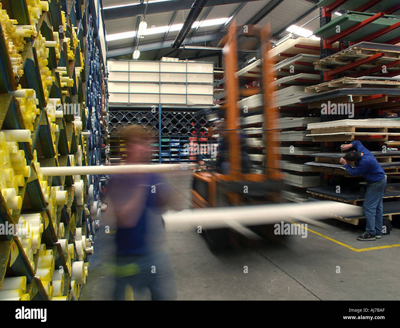 Factory workers uk hi-res stock photography and images - Alamy