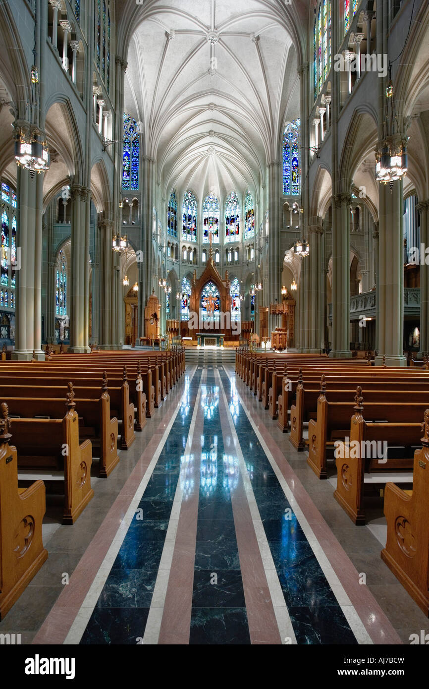 Interior view of the Cathedral Basilica of the Assumption in Covington ...