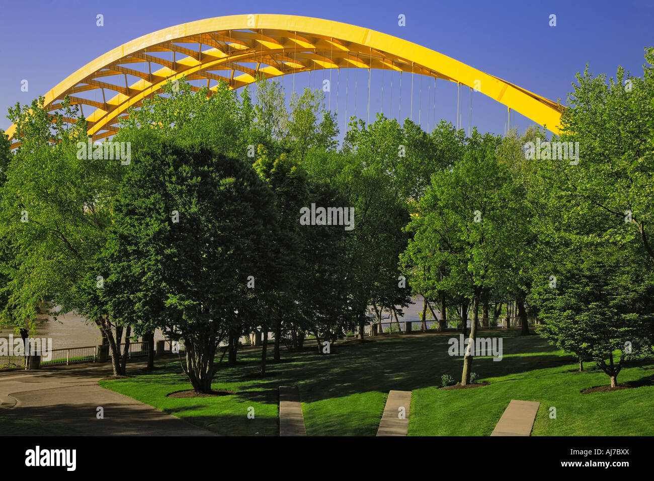 View of the two large yellow arch spans of the I 471 Daniel Carter ...