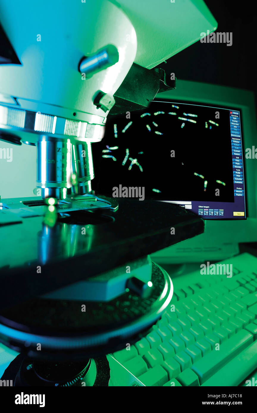 Lab microscope uk hi-res stock photography and images - Alamy