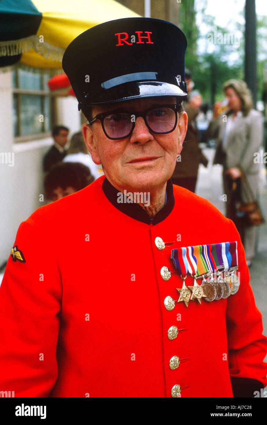 London England UK Chelsea Pensioner in Uniform London Town UK SB Stock ...