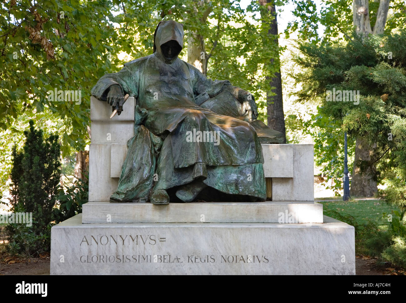 Anonymous statue hi-res stock photography and images - Alamy