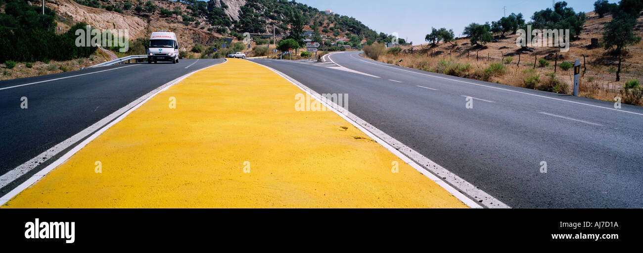 Median roadways hi-res stock photography and images - Alamy