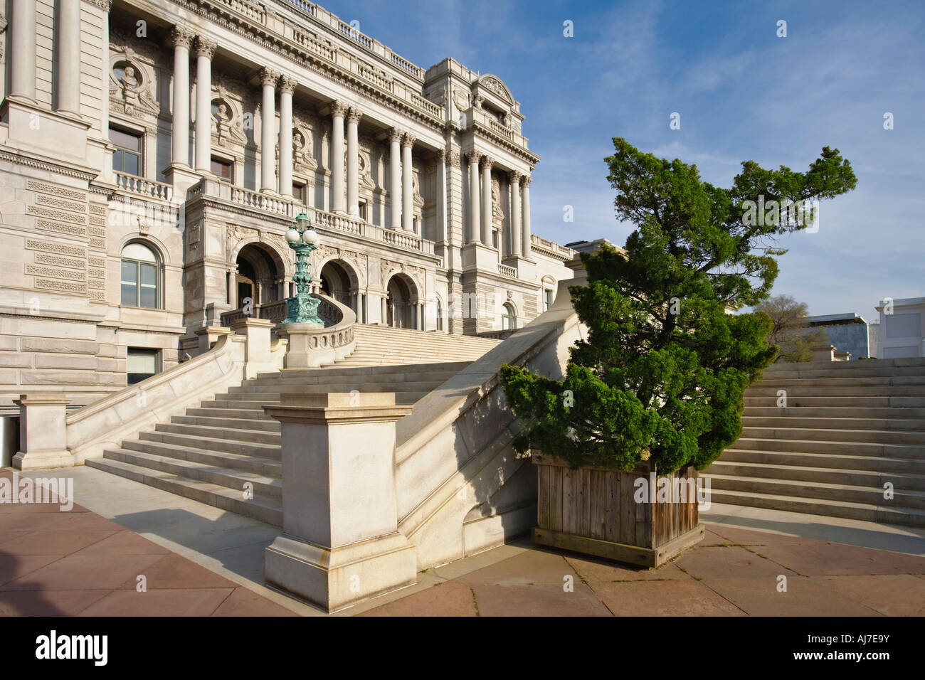 The Thomas Jefferson Building is one of three buildings making up the ...