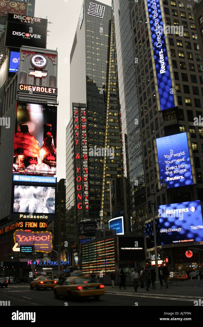 Ernst young new york times square hi-res stock photography and images ...