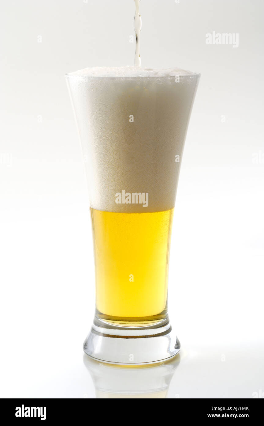 Beer pour hi-res stock photography and images - Alamy