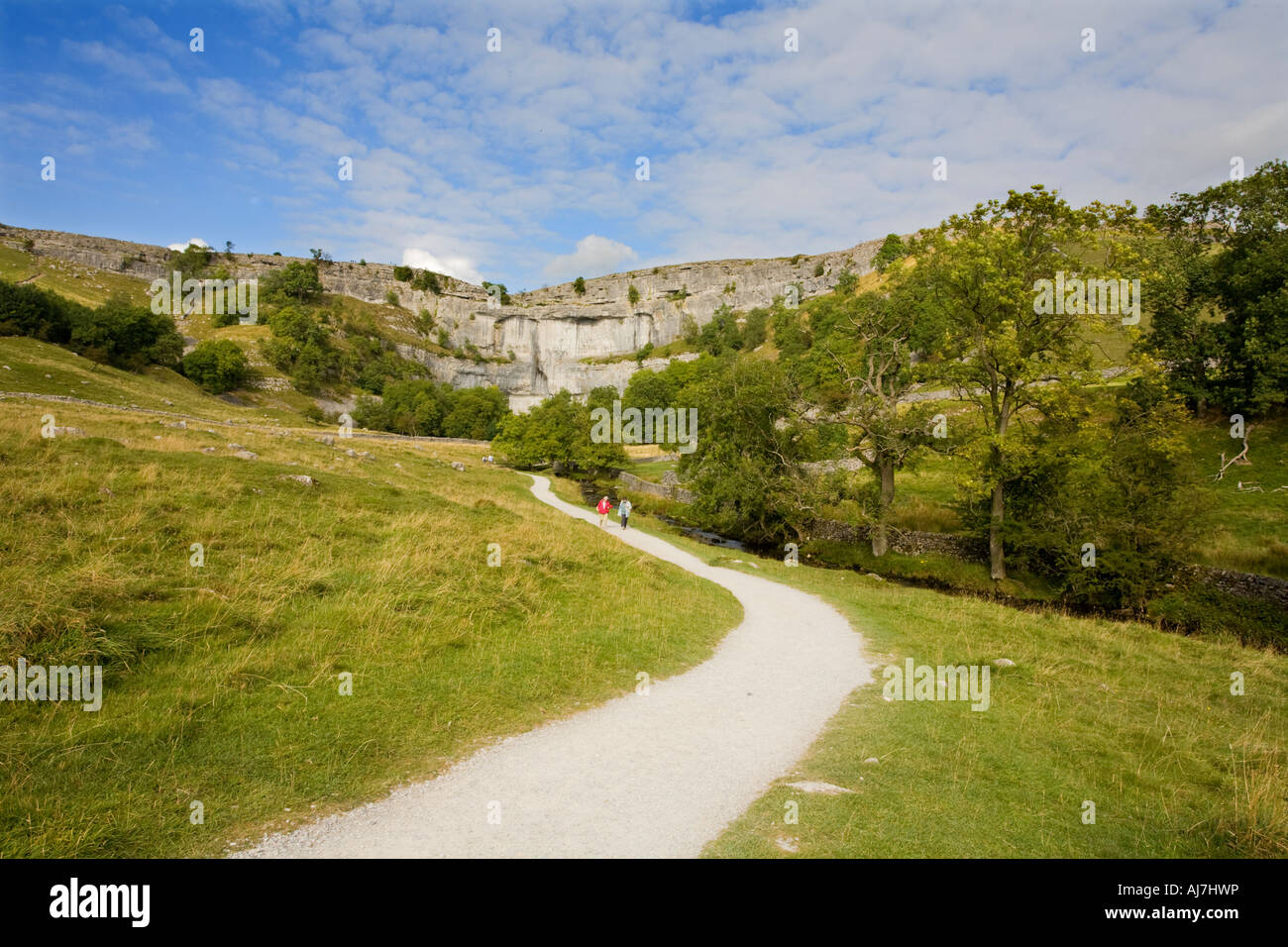 Malham Cove in the Yorkshire Dales Stock Photo - Alamy