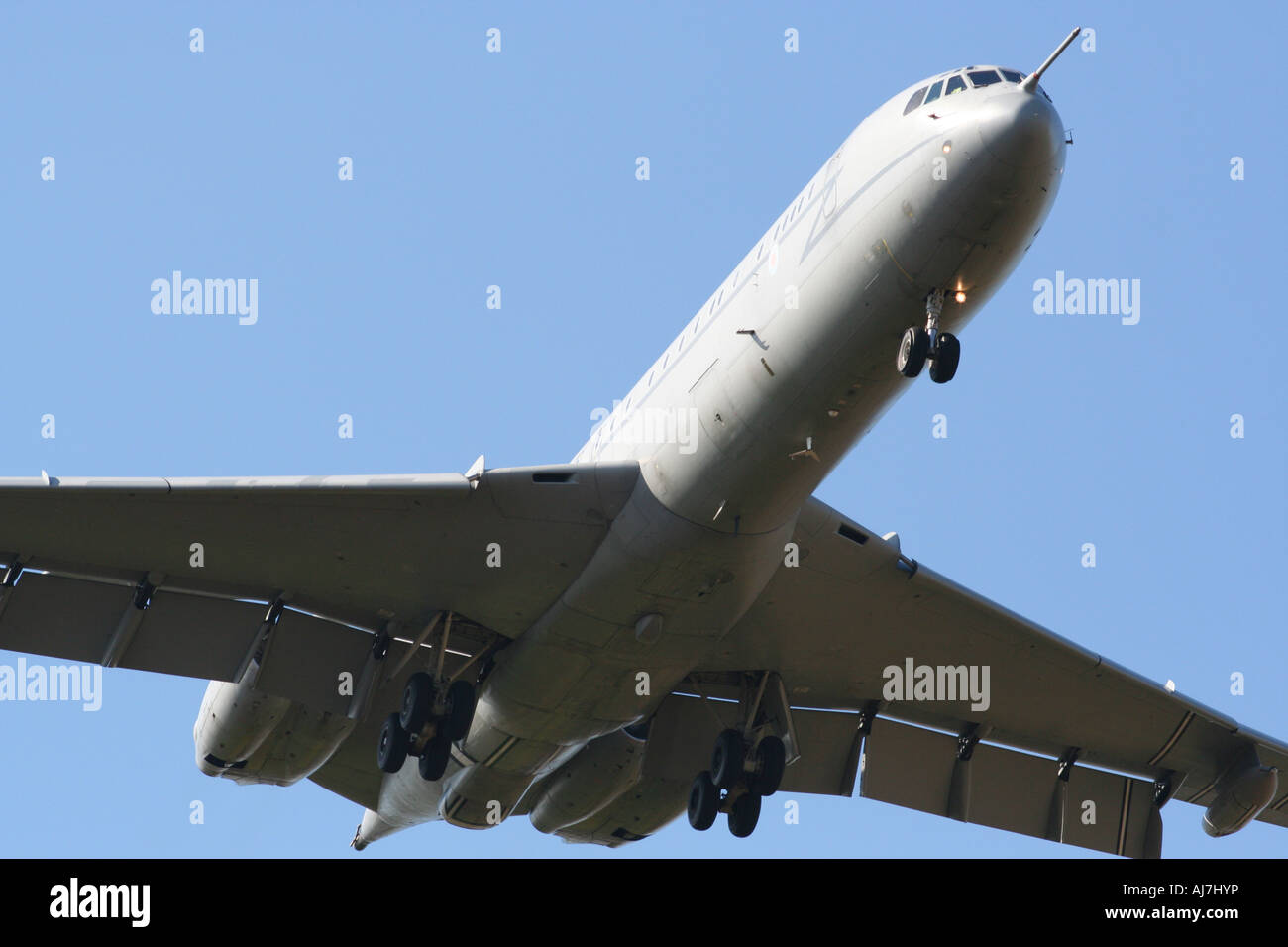 RAF VC-10 aircraft on approach to land Stock Photo - Alamy