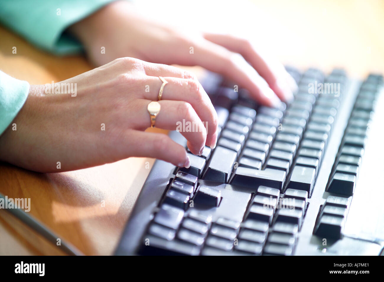 Customer typing computer hi-res stock photography and images - Alamy