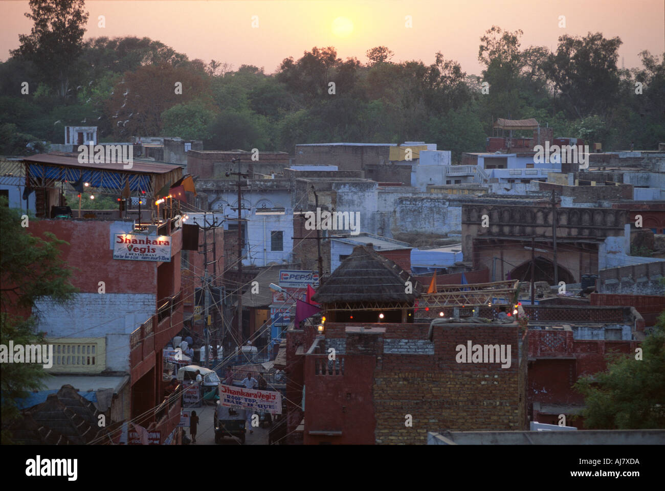 Taj ganj hi-res stock photography and images - Alamy