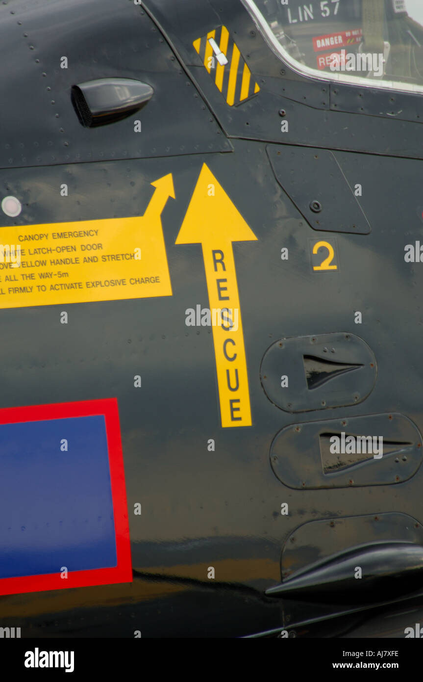 Royal air force roundel sign hi-res stock photography and images - Alamy