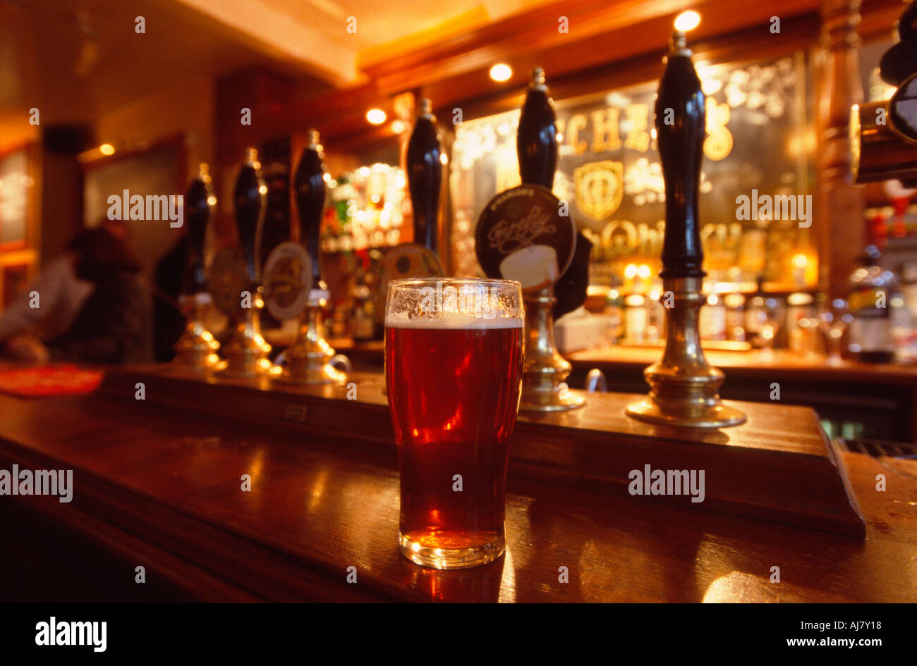 Interior of O'Hanlon's Micro brewery pub, Islington, London, England ...