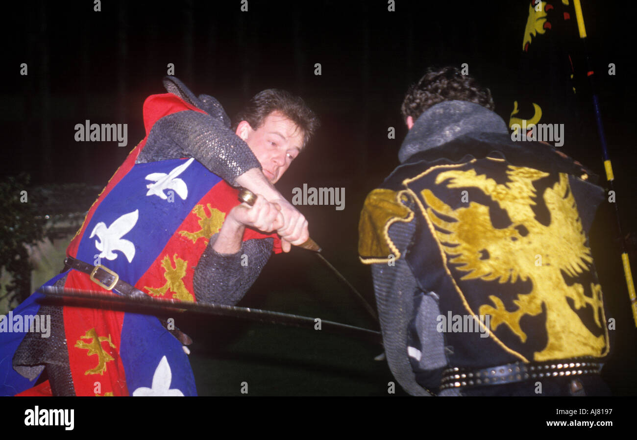 Knights fighting with swords hi-res stock photography and images - Alamy