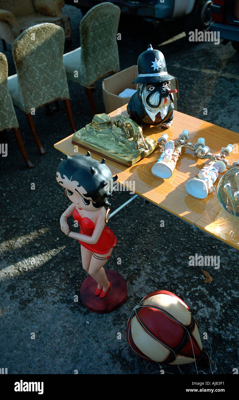 Boot statue hi-res stock photography and images - Alamy