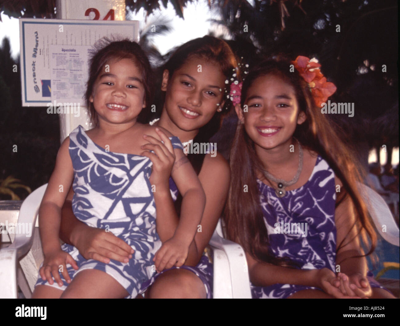 Children cook islands hi-res stock photography and images - Alamy
