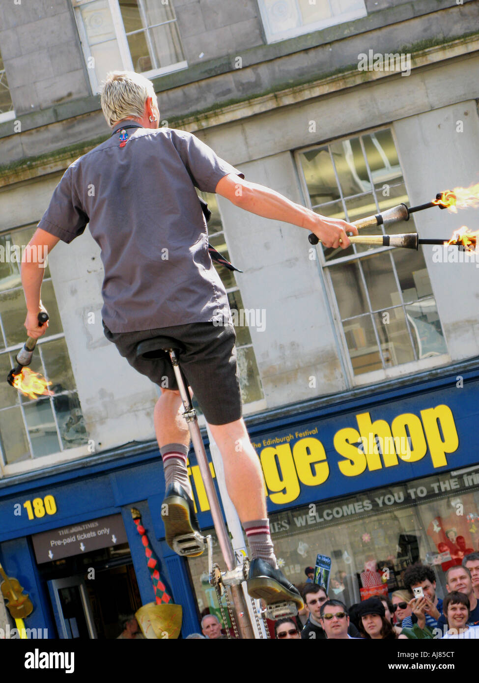 Mono cycle hi-res stock photography and images - Alamy