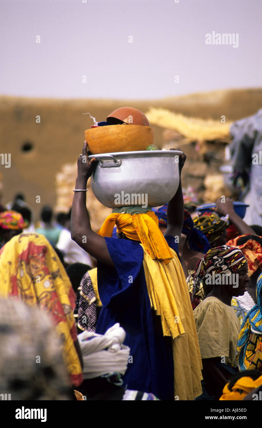 Mali dogon women tribe hi-res stock photography and images - Alamy